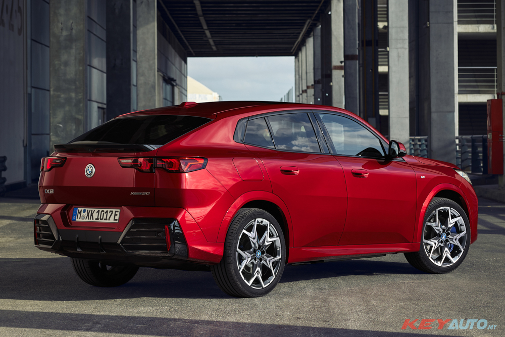 BMW iX xDrive30 open for pre- booking. Price from RM282,800