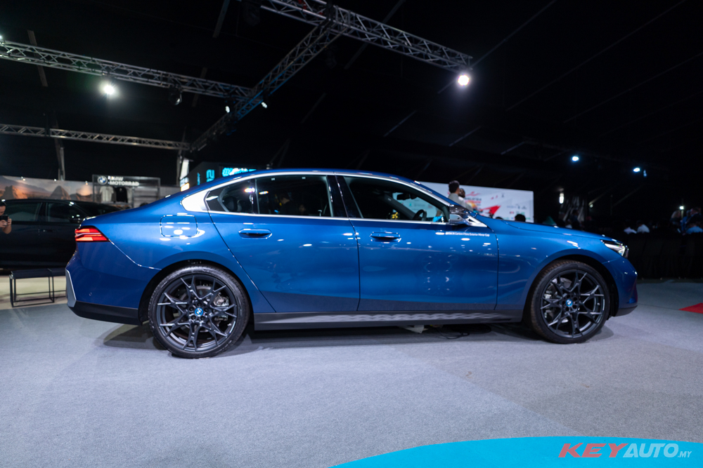 [Launch] BMW G60 5 Series, entry level 520i and flagship EV i5 M60 xDrive.