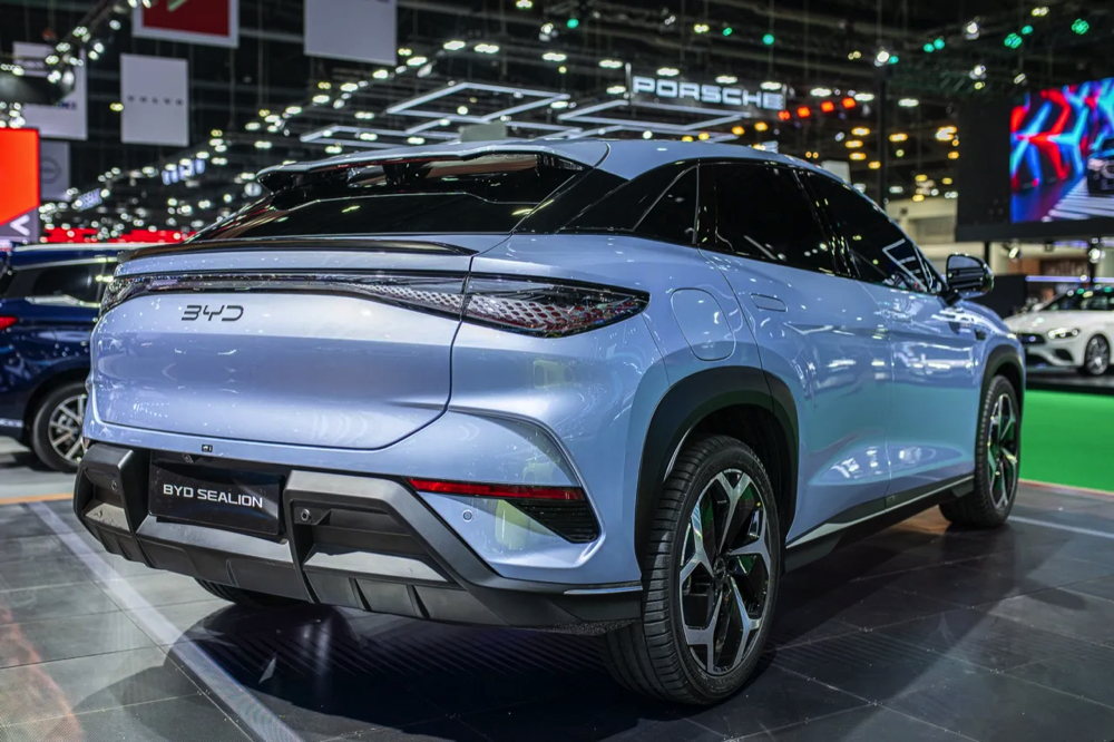 BYD Sea Lion 07 “海狮” 泰国亮相！对手瞄准 Tesla Model Y！