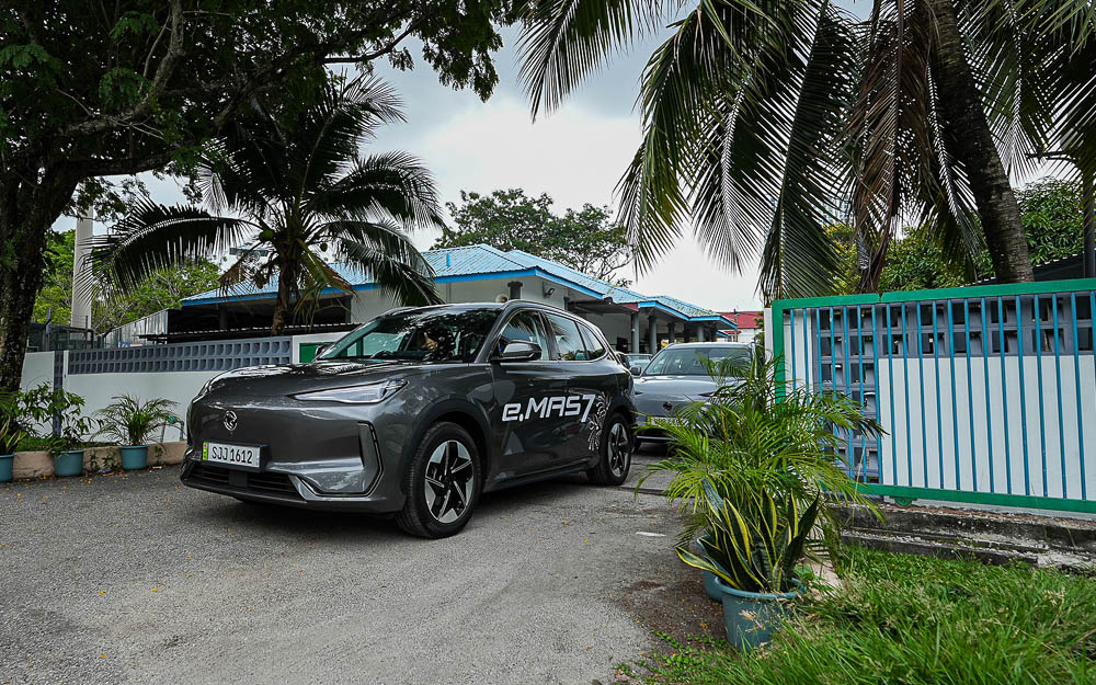 PRO-NET and Proton e.MAS 7 Bring Festive Joy to Children