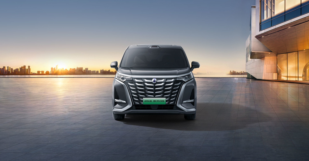 2025 Denza D9 中国发布，配有 PHEV 和 EV 车型，售价从 RM208K 起！