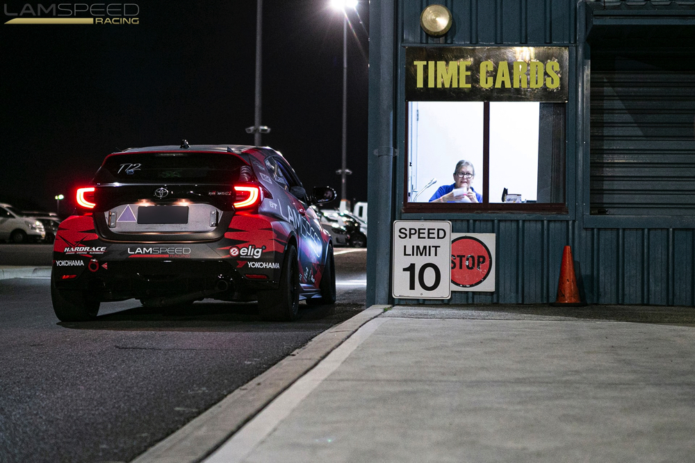 全球首个千匹鸭王！Lamspeed Racing 操刀改装 Toyota GR Yaris，三缸引擎榨出 887.8hp 轮上马力