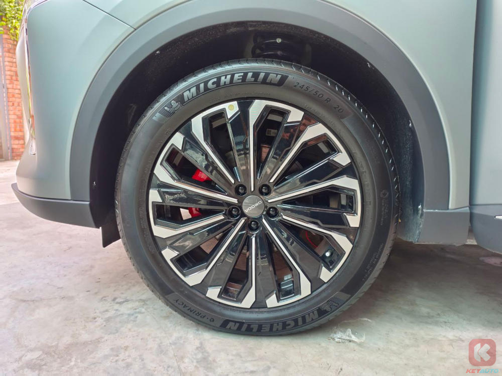 【官方】Jaecoo C9 正式发布，2 个等级，售价从 RM168K 起！